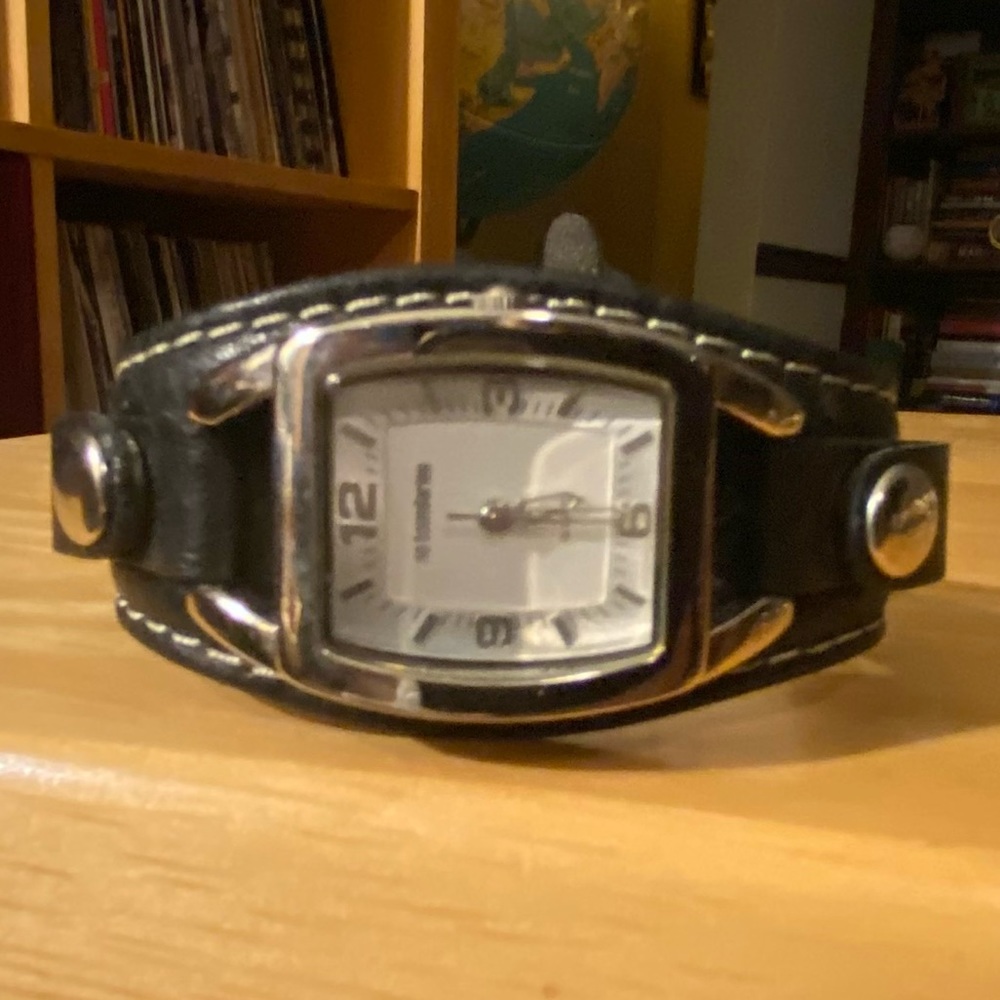 No Boundaries Leather Wristwatch Genuine Leather. - Gem